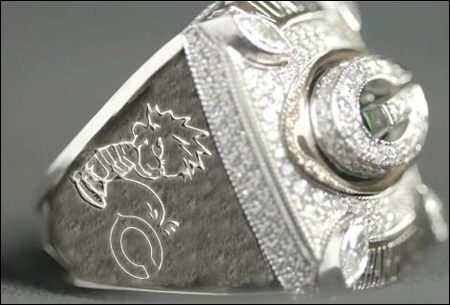 Exclusive Photo: Packers Super Bowl ring features Calvin peeing on a ...